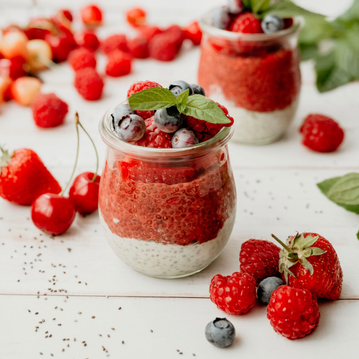 Deser chia z truskawkami i matcha - Melvit S.A.